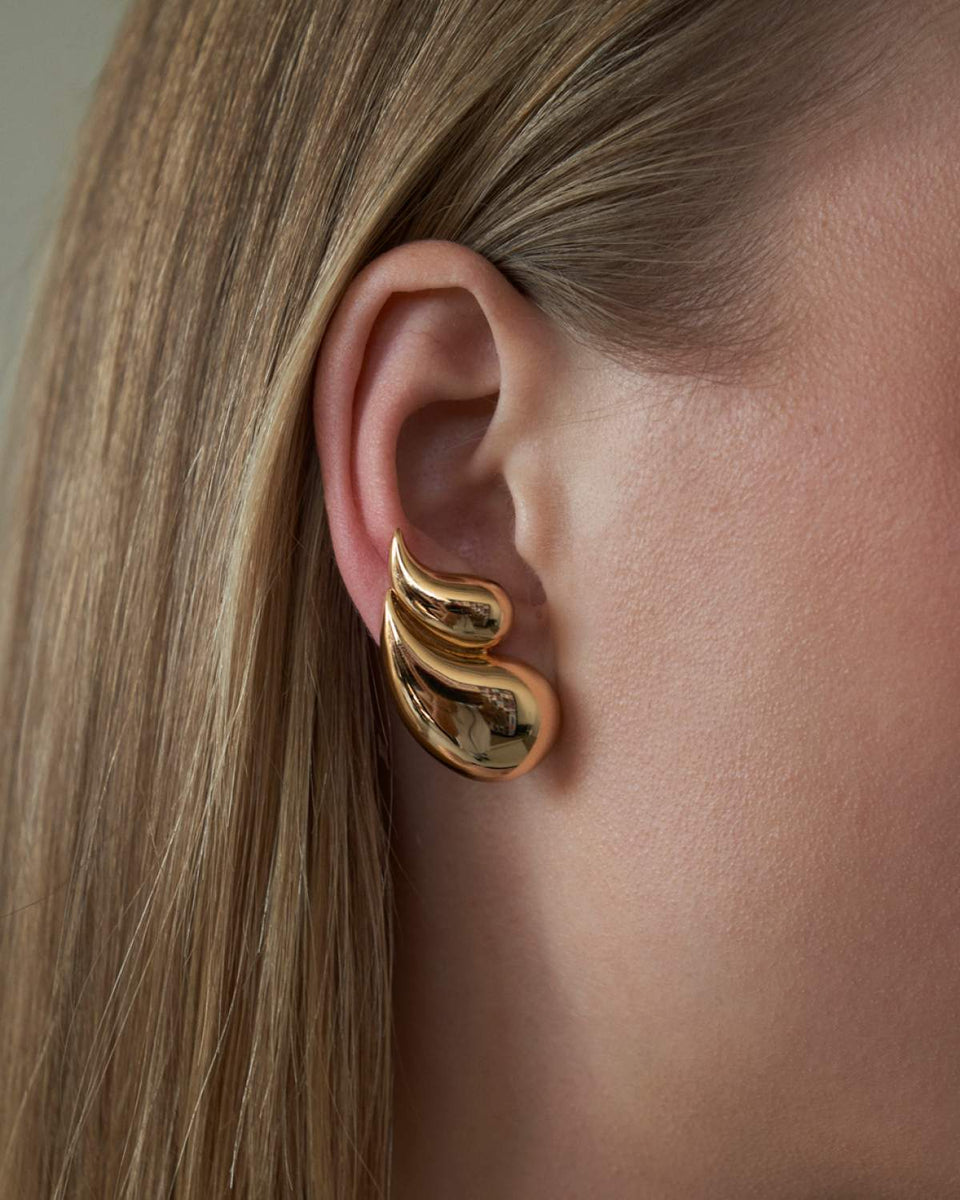 Lili Claspe Jewelry online at GLAMBOU